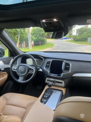 Black Volvo XC90 2017 in Vilnius, with an engine capacity of 1.97 L and mileage of 160 thousand km for 20900 €, photo 9 on AUTOMOTO.COM.LV