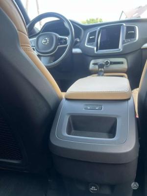Black Volvo XC90 2017 in Vilnius, with an engine capacity of 1.97 L and mileage of 160 thousand km for 20900 €, photo 24 on AUTOMOTO.COM.LV