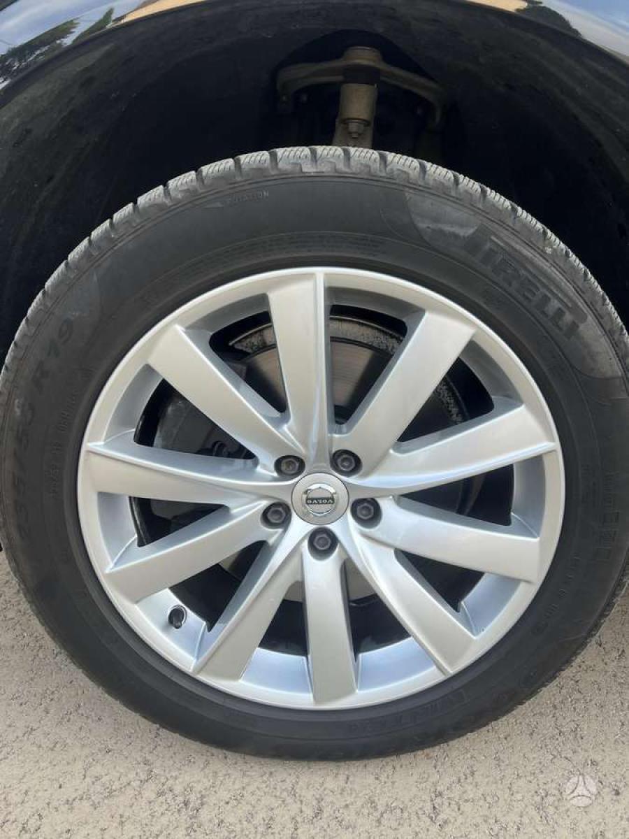 Black Volvo XC90 2017 in Vilnius, with an engine capacity of 1.97 L and mileage of 160 thousand km for 20900 €, photo 28 on AUTOMOTO.COM.LV