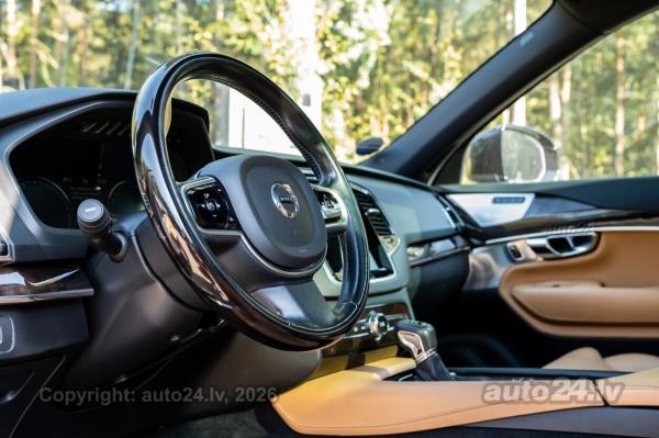 Black Volvo XC90 2017 in Tallinn, with an engine capacity of 2.00 L and mileage of 196 thousand km for 24500 €, photo 10 on AUTOMOTO.COM.LV