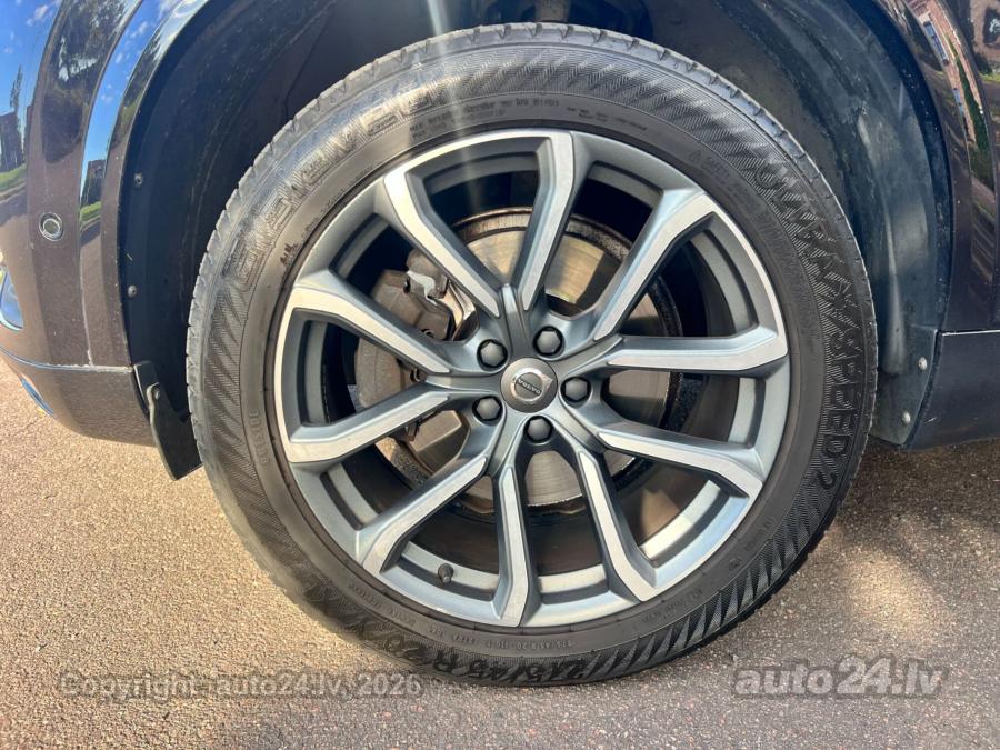 Black Volvo XC90 2017 in Tallinn, with an engine capacity of 2.00 L and mileage of 172 thousand km for 28900 €, photo 16 on AUTOMOTO.COM.LV