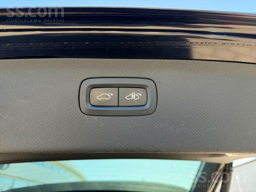Melns Volvo XC90 2017 Liepāja, ar dzinēja tilpumu 2.00 L un nobraukumu 189 tūkst. km par 19400 €, foto 11 vietnē AUTOMOTO.COM.LV