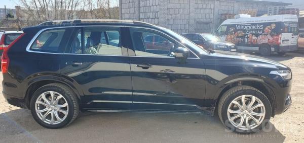 Black Volvo XC90 2018 in Riga, with an engine capacity of 2.00 L and mileage of 143 thousand km for 2950 €, photo 4 on AUTOMOTO.COM.LV