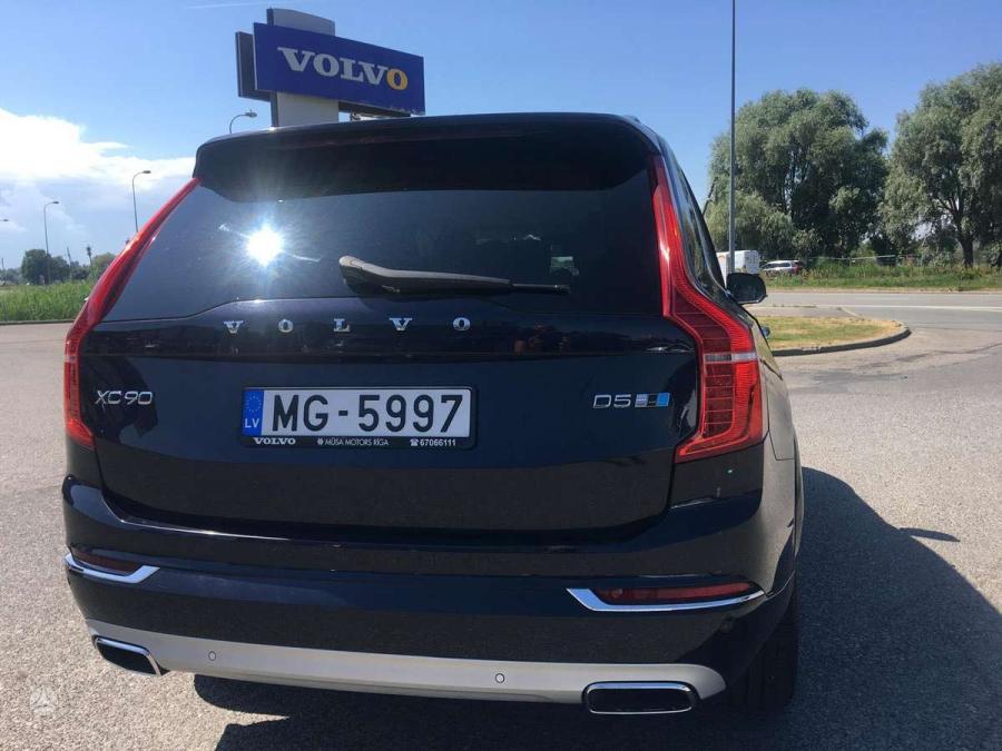 Black Volvo XC90 2018 in Riga, with an engine capacity of 1.97 L and mileage of 59 thousand km for 28900 €, photo 2 on AUTOMOTO.COM.LV