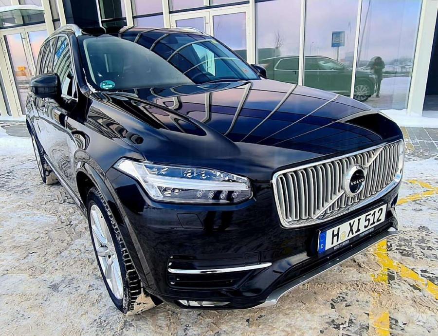 Black Volvo XC90 2018 in Vilnius, with an engine capacity of 2.00 L and mileage of 116 thousand km for 29450 €, photo 6 on AUTOMOTO.COM.LV
