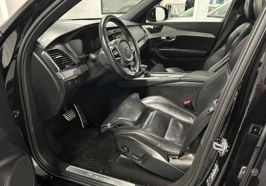Melns Volvo XC90 2018 Klaipėda, ar dzinēja tilpumu 2.00 L un nobraukumu 158 tūkst. km par 29100 €, foto 8 vietnē AUTOMOTO.COM.LV
