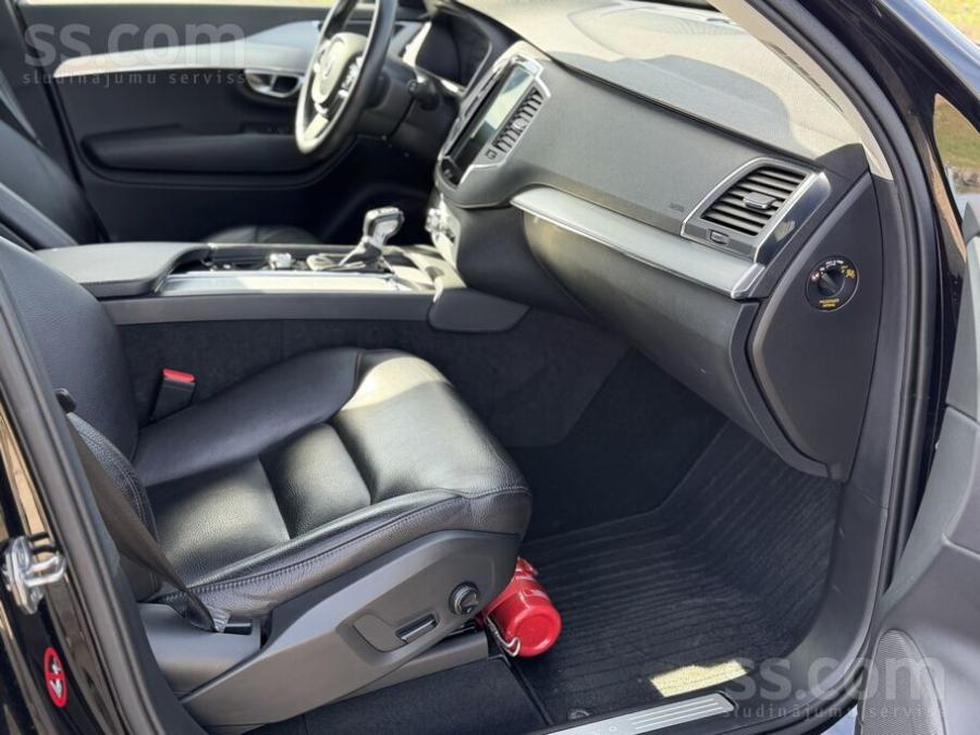 Melns Volvo XC90 2018 Rīga, ar dzinēja tilpumu 2.00 L un nobraukumu 246 tūkst. km par 21500 €, foto 15 vietnē AUTOMOTO.COM.LV