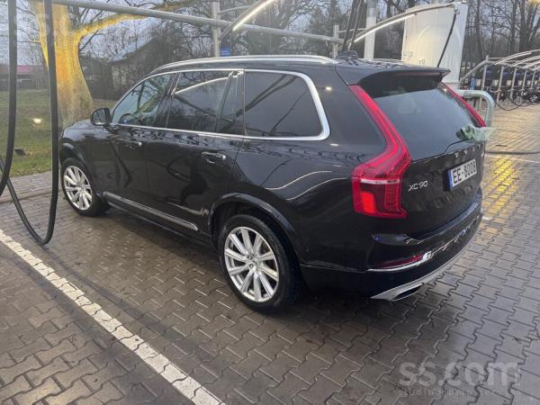 Black Volvo XC90 2018 in Riga, with an engine capacity of 2.00 L and mileage of 230 thousand km for 20999 €, photo 3 on AUTOMOTO.COM.LV