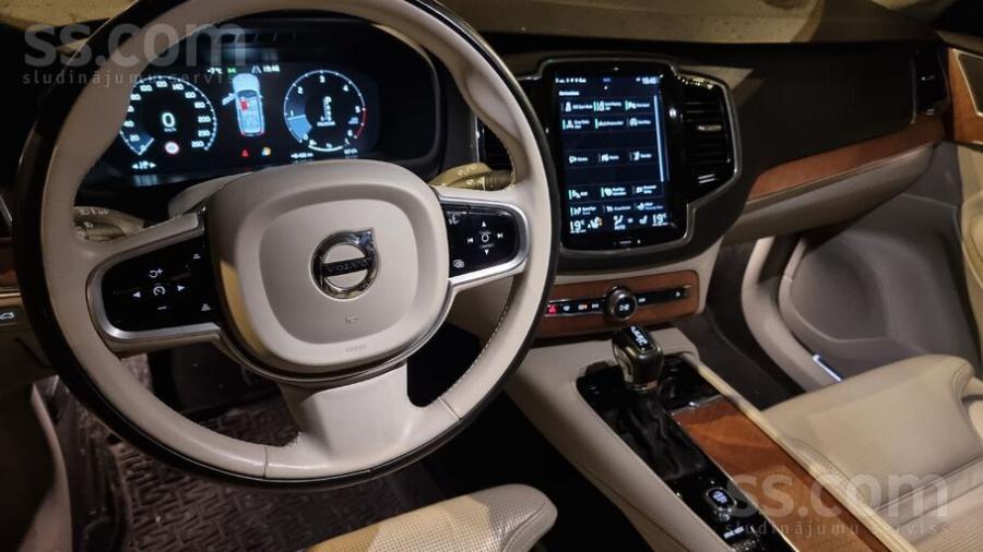 Black Volvo XC90 2018 in Ventspils, with an engine capacity of 2.00 L and mileage of 219 thousand km for 22000 €, photo 8 on AUTOMOTO.COM.LV
