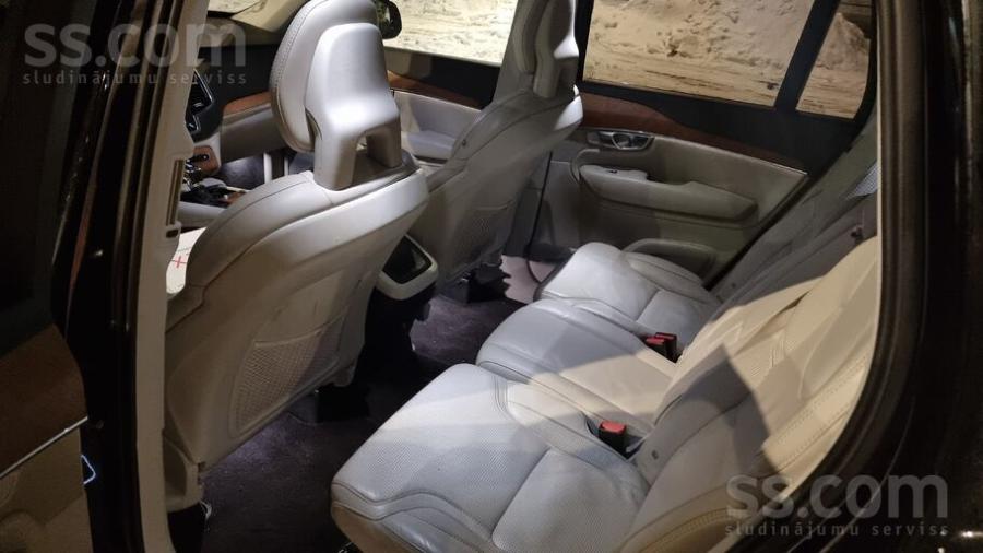 Black Volvo XC90 2018 in Ventspils, with an engine capacity of 2.00 L and mileage of 219 thousand km for 22000 €, photo 9 on AUTOMOTO.COM.LV