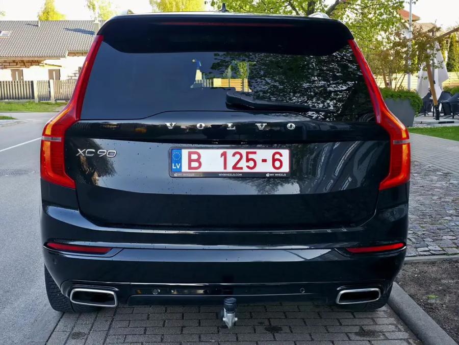 Black Volvo XC90 2018 in Riga, with an engine capacity of 2.00 L and mileage of 252 thousand km for 21900 €, photo 7 on AUTOMOTO.COM.LV