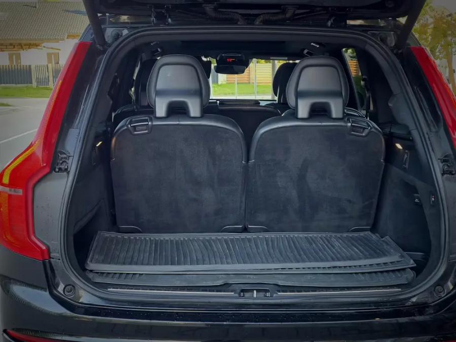 Black Volvo XC90 2018 in Riga, with an engine capacity of 2.00 L and mileage of 252 thousand km for 21900 €, photo 11 on AUTOMOTO.COM.LV