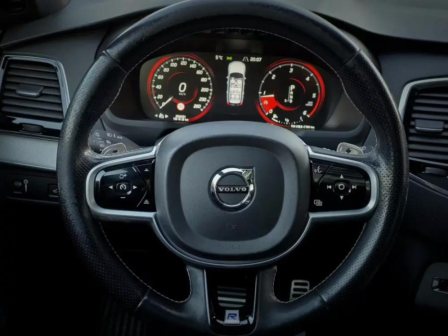 Black Volvo XC90 2018 in Riga, with an engine capacity of 2.00 L and mileage of 252 thousand km for 21900 €, photo 33 on AUTOMOTO.COM.LV
