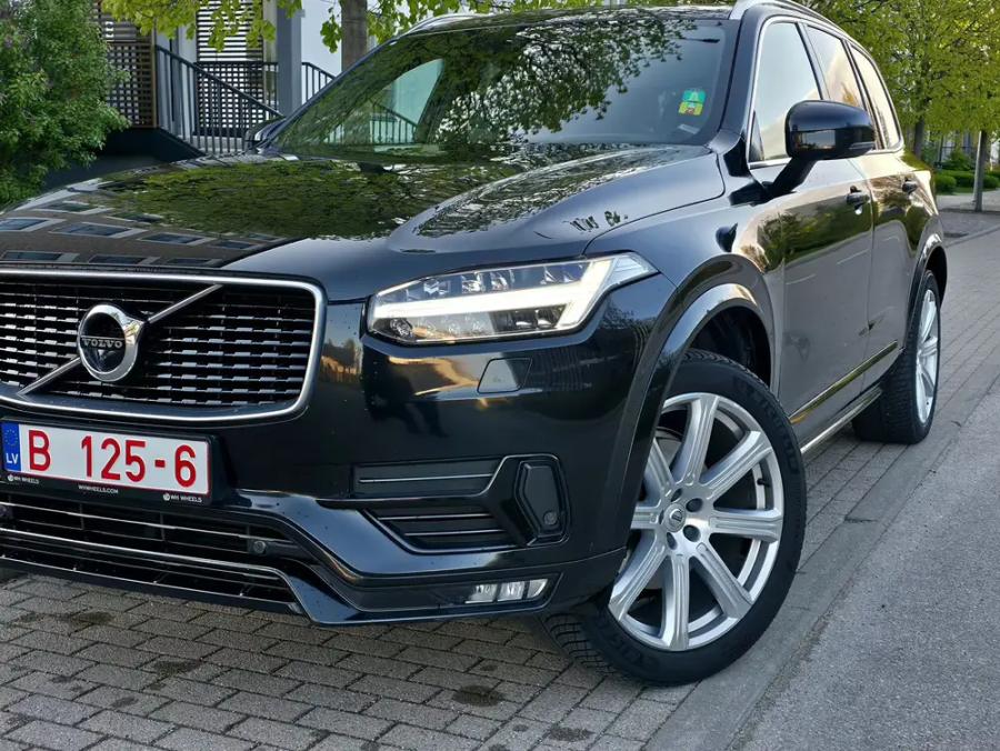 Black Volvo XC90 2018 in Riga, with an engine capacity of 2.00 L and mileage of 252 thousand km for 21900 €, photo 41 on AUTOMOTO.COM.LV