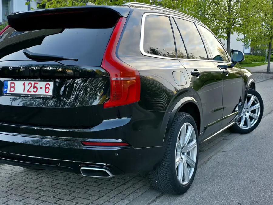 Black Volvo XC90 2018 in Riga, with an engine capacity of 2.00 L and mileage of 252 thousand km for 21900 €, photo 43 on AUTOMOTO.COM.LV