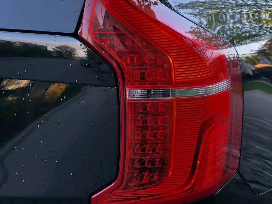Black Volvo XC90 2018 in Riga, with an engine capacity of 2.00 L and mileage of 252 thousand km for 21900 €, photo 44 on AUTOMOTO.COM.LV