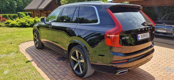 Black Volvo XC90 2018 in Anyksciai, with an engine capacity of 1.97 L and mileage of 200 thousand km for 24999 €, photo 3 on AUTOMOTO.COM.LV