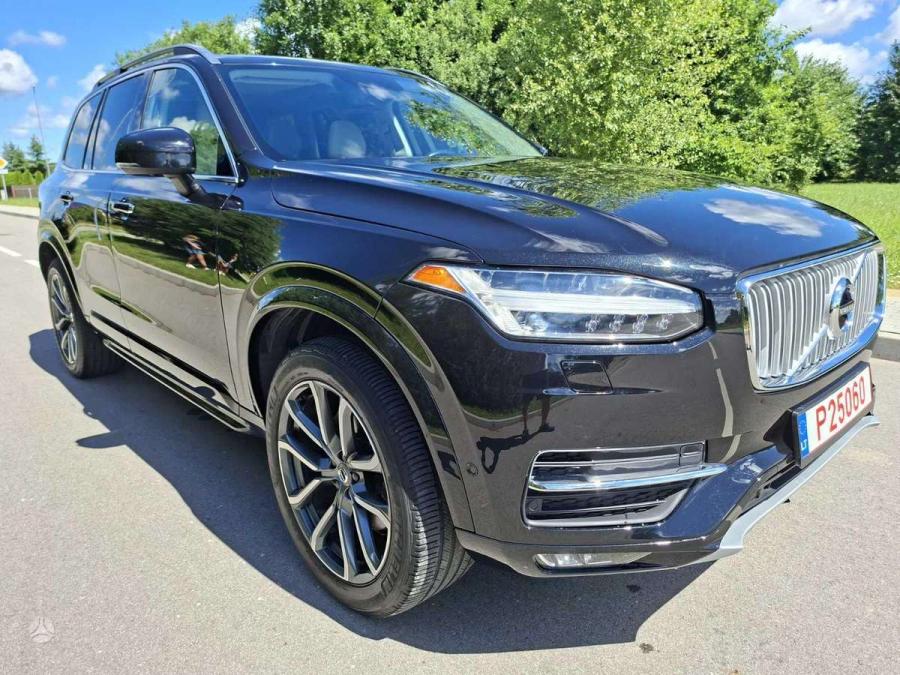 Black Volvo XC90 2018 in Klaipeda, with an engine capacity of 1.97 L and mileage of 131 thousand km for 23900 €, photo 4 on AUTOMOTO.COM.LV