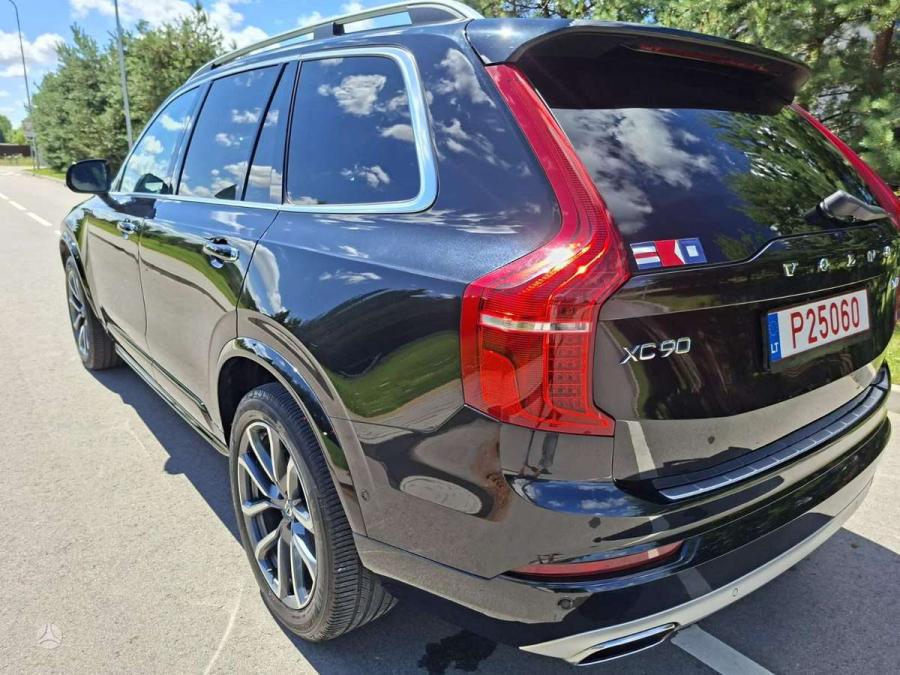 Black Volvo XC90 2018 in Klaipeda, with an engine capacity of 1.97 L and mileage of 131 thousand km for 23900 €, photo 8 on AUTOMOTO.COM.LV