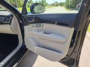 Black Volvo XC90 2018 in Klaipeda, with an engine capacity of 1.97 L and mileage of 131 thousand km for 23900 €, photo 32 on AUTOMOTO.COM.LV