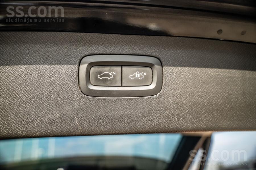 Melns Volvo XC90 2018 Rīga, ar dzinēja tilpumu 2.00 L un nobraukumu 246 tūkst. km par 21200 €, foto 22 vietnē AUTOMOTO.COM.LV
