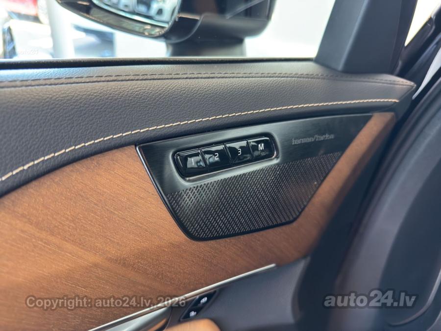 Melns Volvo XC90 2018 Tallina, ar dzinēja tilpumu 2.00 L un nobraukumu 138 tūkst. km par 33900 €, foto 15 vietnē AUTOMOTO.COM.LV