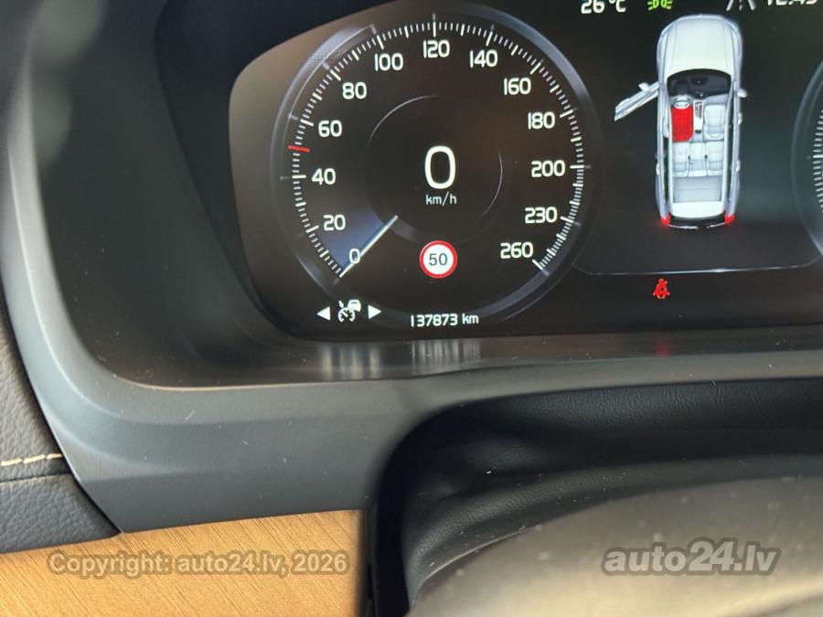 Melns Volvo XC90 2018 Tallina, ar dzinēja tilpumu 2.00 L un nobraukumu 138 tūkst. km par 33900 €, foto 16 vietnē AUTOMOTO.COM.LV