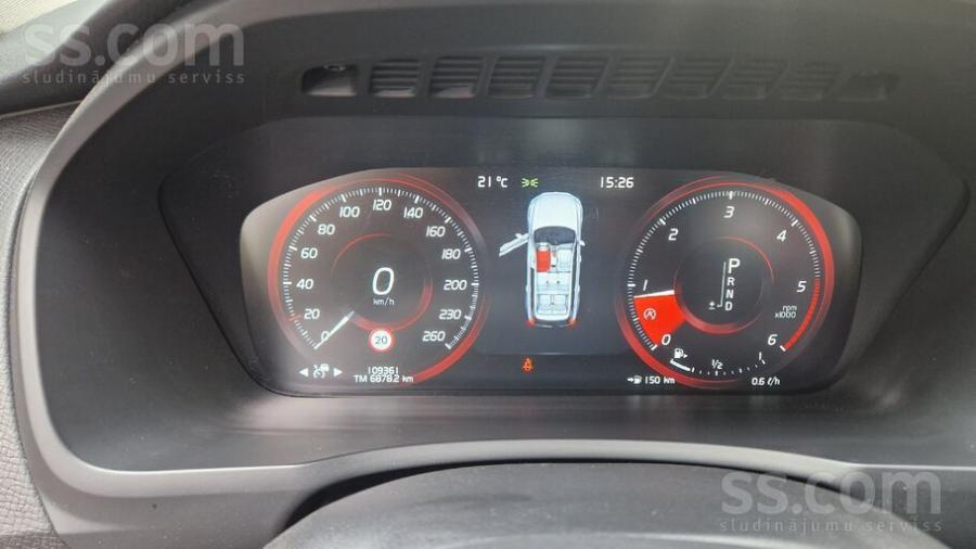 Black Volvo XC90 2018 in Riga, with an engine capacity of 2.00 L and mileage of 109 thousand km for 27500 €, photo 7 on AUTOMOTO.COM.LV