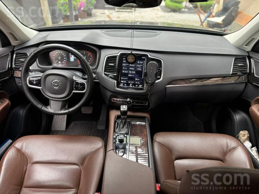 Black Volvo XC90 2018 in Riga, with an engine capacity of 2.00 L and mileage of 109 thousand km for 27500 €, photo 8 on AUTOMOTO.COM.LV