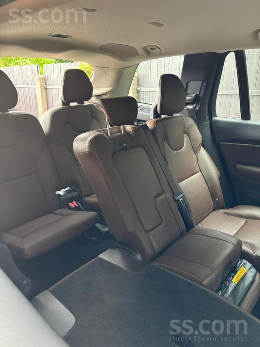 Black Volvo XC90 2018 in Riga, with an engine capacity of 2.00 L and mileage of 109 thousand km for 27500 €, photo 11 on AUTOMOTO.COM.LV