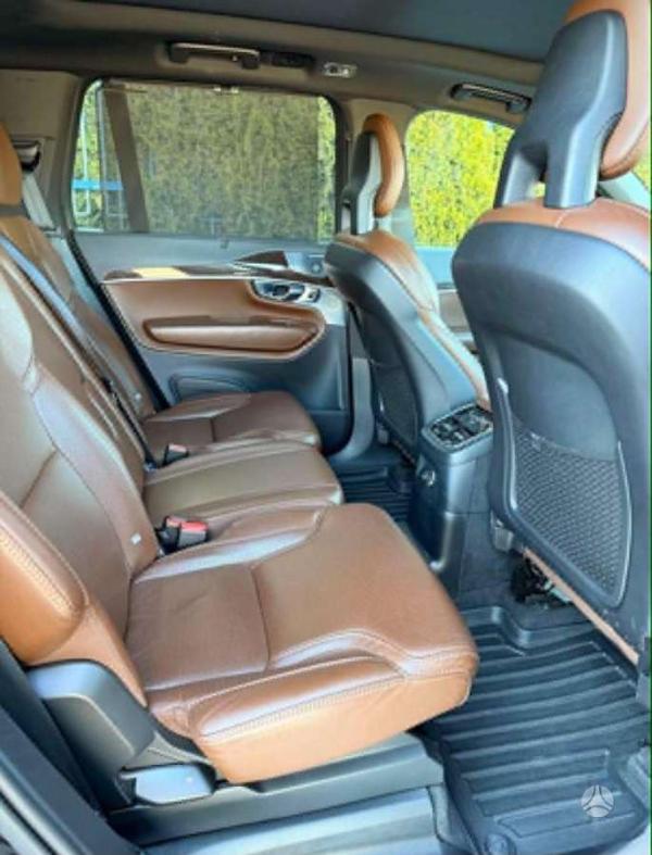 Black Volvo XC90 2018 in Marijampole, with an engine capacity of 1.97 L and mileage of 264 thousand km for 32500 €, photo 6 on AUTOMOTO.COM.LV