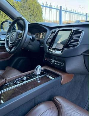 Black Volvo XC90 2018 in Marijampole, with an engine capacity of 1.97 L and mileage of 264 thousand km for 32500 €, photo 15 on AUTOMOTO.COM.LV