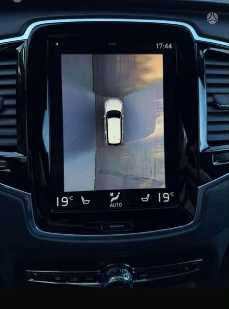 Black Volvo XC90 2018 in Marijampole, with an engine capacity of 1.97 L and mileage of 264 thousand km for 32500 €, photo 17 on AUTOMOTO.COM.LV