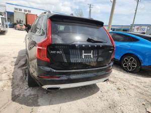 Black Volvo XC90 2018 in Vilnius, with an engine capacity of 1.97 L and mileage of 148 thousand km for 9899 €, photo 3 on AUTOMOTO.COM.LV