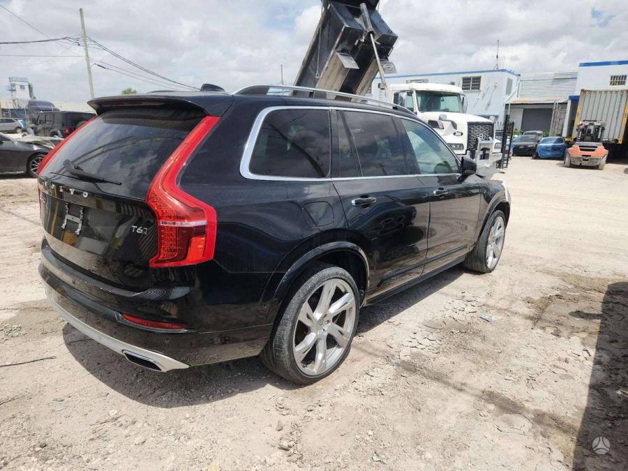Black Volvo XC90 2018 in Vilnius, with an engine capacity of 1.97 L and mileage of 148 thousand km for 9899 €, photo 4 on AUTOMOTO.COM.LV