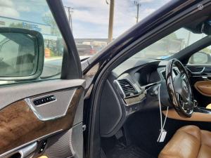Black Volvo XC90 2018 in Vilnius, with an engine capacity of 1.97 L and mileage of 148 thousand km for 9899 €, photo 9 on AUTOMOTO.COM.LV