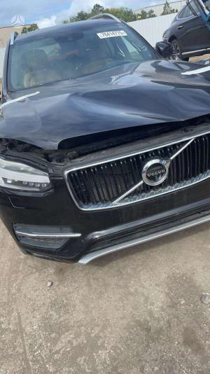 Black Volvo XC90 2018 in Vilnius, with an engine capacity of 1.97 L and mileage of 148 thousand km for 9899 €, photo 12 on AUTOMOTO.COM.LV