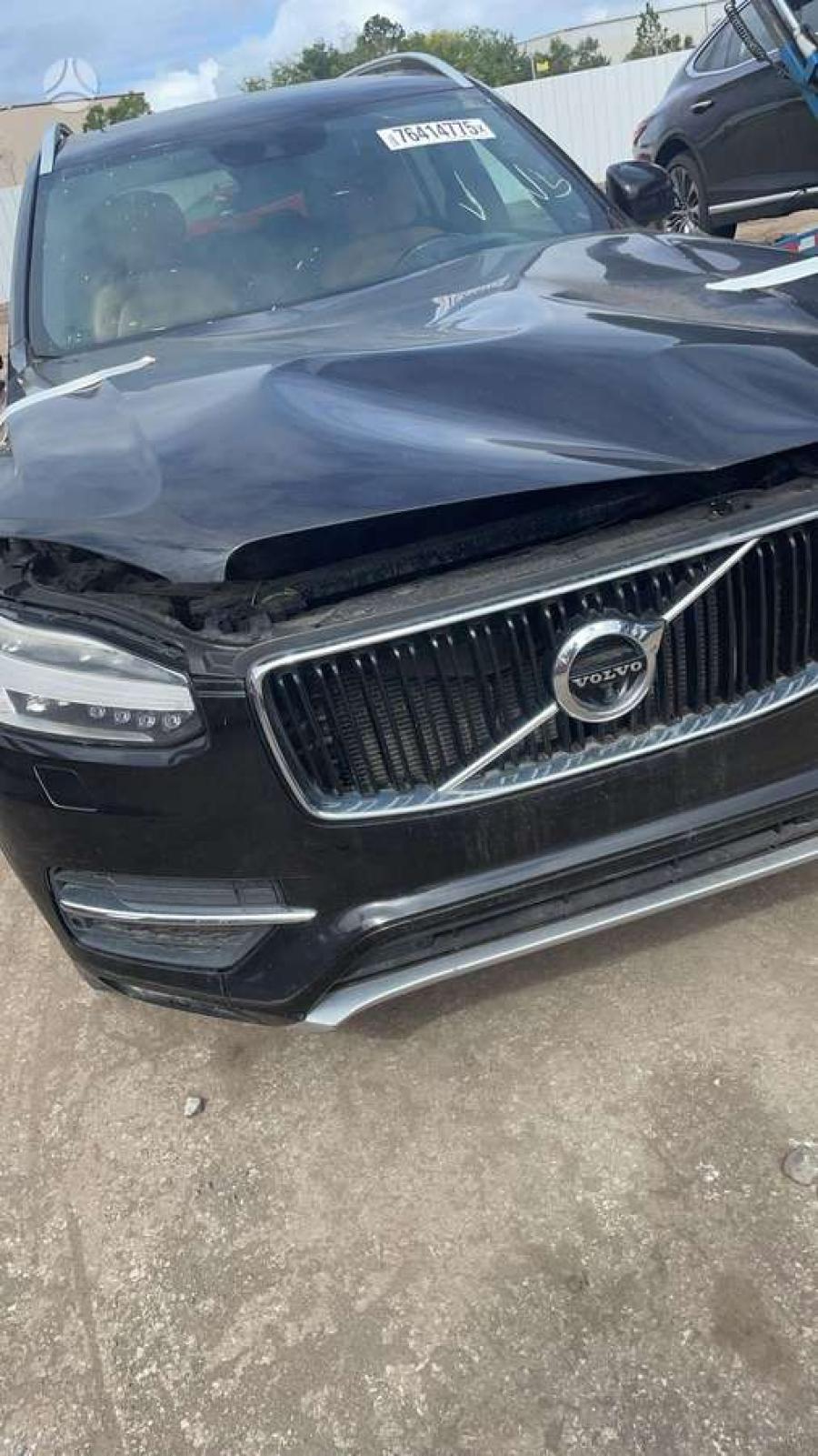 Black Volvo XC90 2018 in Vilnius, with an engine capacity of 1.97 L and mileage of 148 thousand km for 9899 €, photo 12 on AUTOMOTO.COM.LV