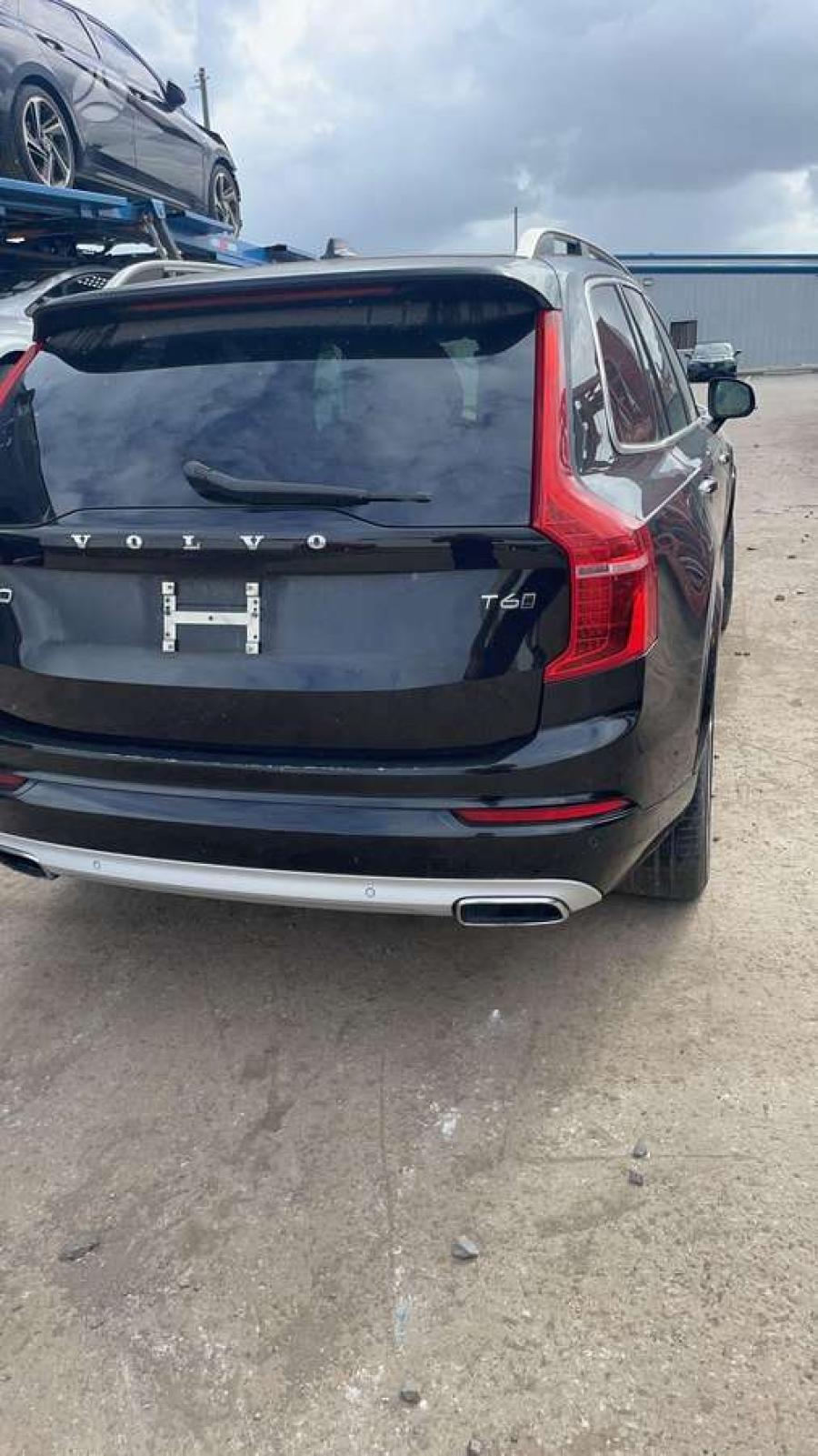Black Volvo XC90 2018 in Vilnius, with an engine capacity of 1.97 L and mileage of 148 thousand km for 9899 €, photo 13 on AUTOMOTO.COM.LV