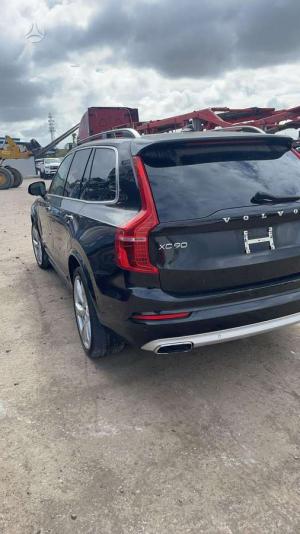 Black Volvo XC90 2018 in Vilnius, with an engine capacity of 1.97 L and mileage of 148 thousand km for 9899 €, photo 14 on AUTOMOTO.COM.LV
