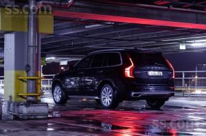 Black Volvo XC90 2018 in Riga, with an engine capacity of 2.00 L and mileage of 166 thousand km for 28000 €, photo 3 on AUTOMOTO.COM.LV
