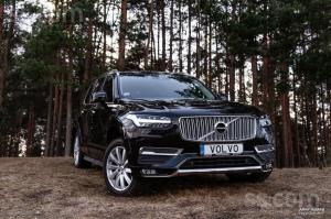 Black Volvo XC90 2018 in Riga, with an engine capacity of 2.00 L and mileage of 166 thousand km for 28000 €, photo 5 on AUTOMOTO.COM.LV