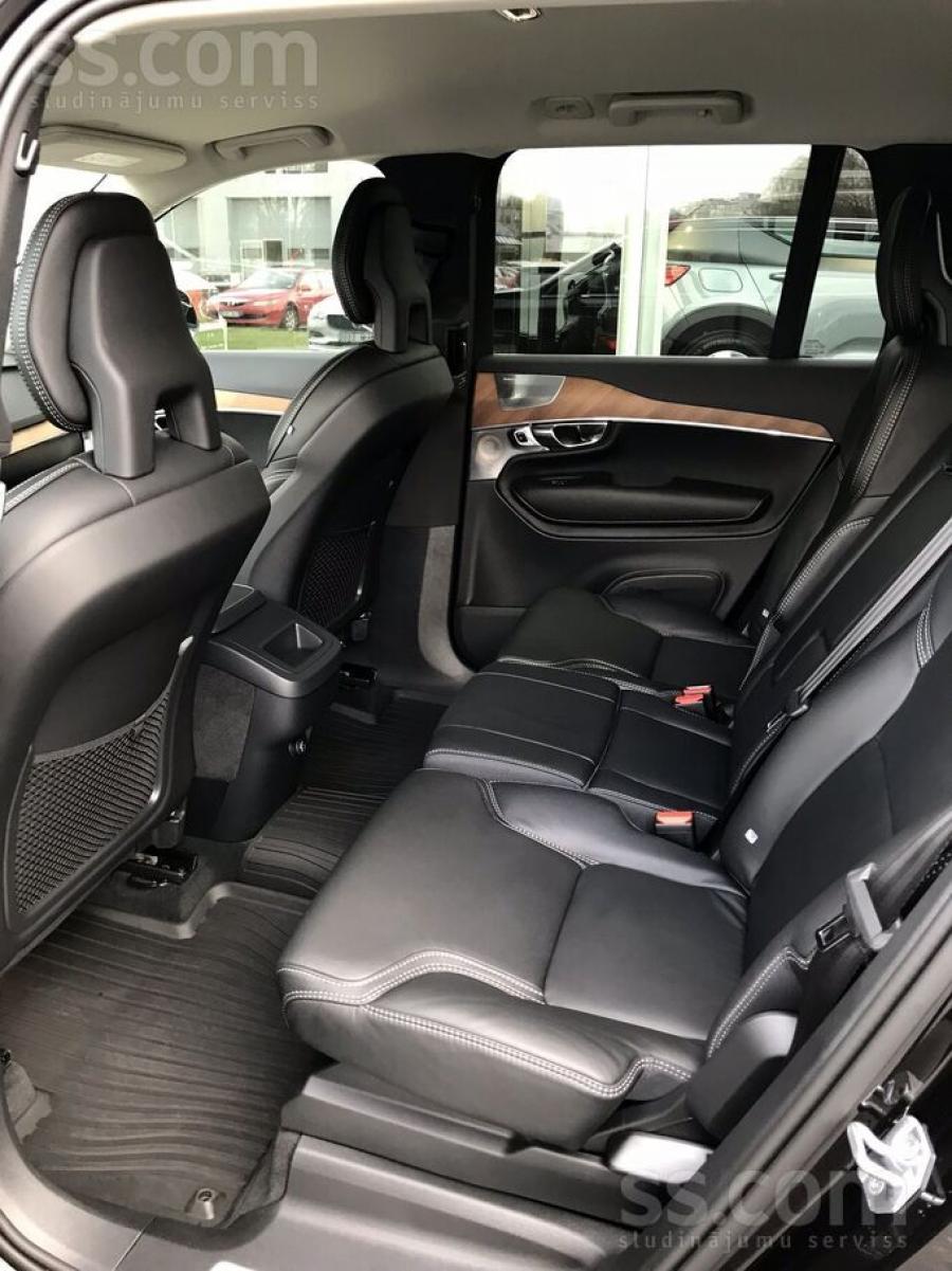 Black Volvo XC90 2018 in Riga, with an engine capacity of 2.00 L and mileage of 166 thousand km for 28000 €, photo 18 on AUTOMOTO.COM.LV