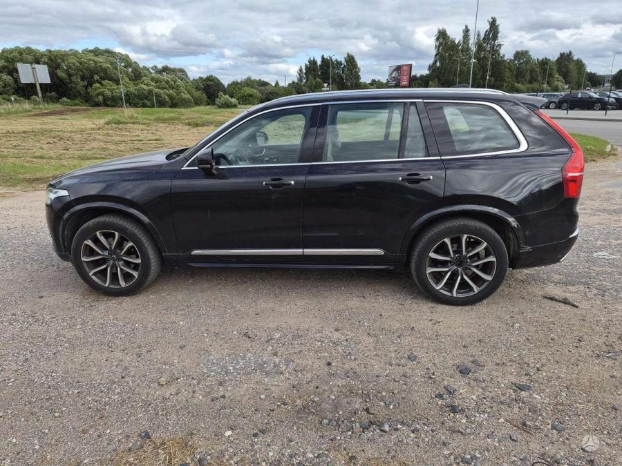 Black Volvo XC90 2018 in Taurage, with an engine capacity of 1.97 L and mileage of 269 thousand km for 14800 €, photo 6 on AUTOMOTO.COM.LV