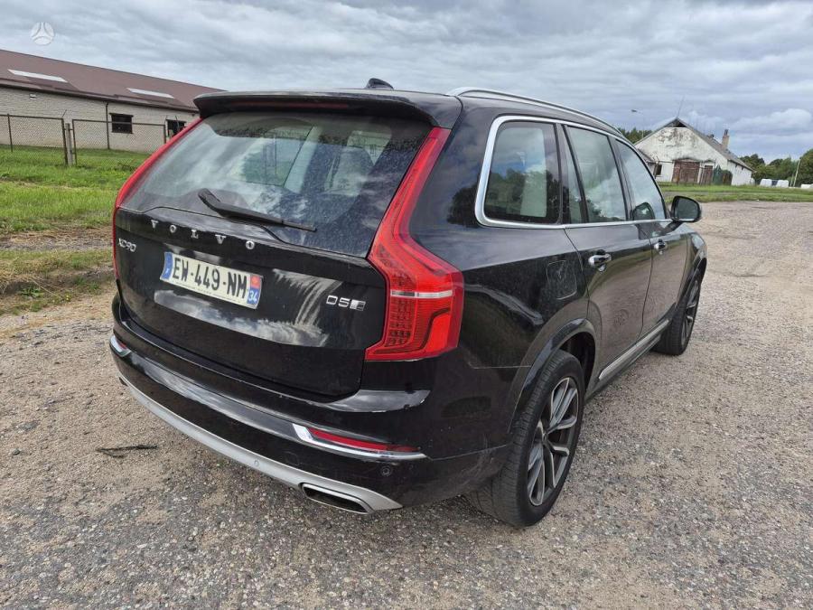 Black Volvo XC90 2018 in Taurage, with an engine capacity of 1.97 L and mileage of 269 thousand km for 14800 €, photo 8 on AUTOMOTO.COM.LV