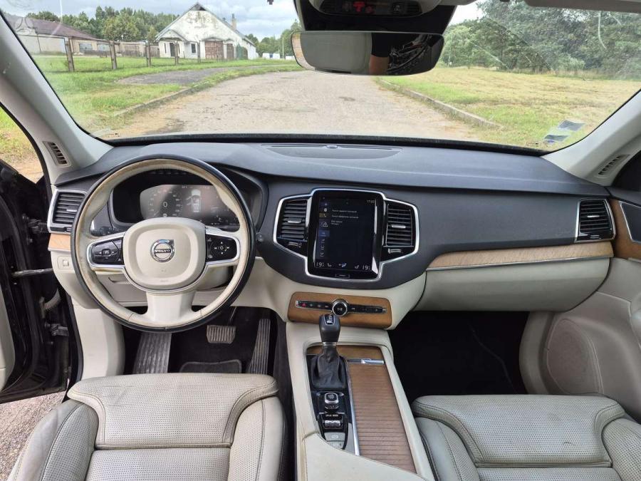 Black Volvo XC90 2018 in Taurage, with an engine capacity of 1.97 L and mileage of 269 thousand km for 14800 €, photo 10 on AUTOMOTO.COM.LV
