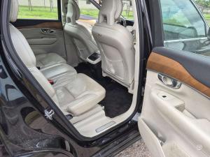 Black Volvo XC90 2018 in Taurage, with an engine capacity of 1.97 L and mileage of 269 thousand km for 14800 €, photo 15 on AUTOMOTO.COM.LV