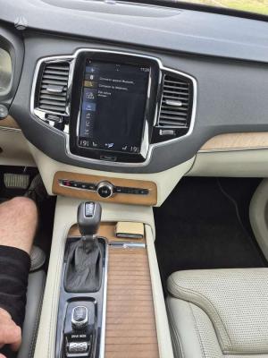 Black Volvo XC90 2018 in Taurage, with an engine capacity of 1.97 L and mileage of 269 thousand km for 14800 €, photo 21 on AUTOMOTO.COM.LV