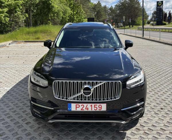 Black Volvo XC90 2018 in Vilnius, with an engine capacity of 2.00 L and mileage of 118 thousand km for 21900 €, photo 2 on AUTOMOTO.COM.LV