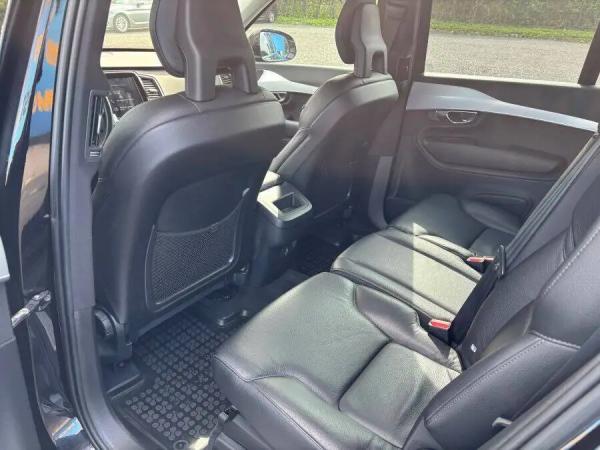 Black Volvo XC90 2018 in Riga, with an engine capacity of 2.00 L and mileage of 238 thousand km for 18650 €, photo 9 on AUTOMOTO.COM.LV